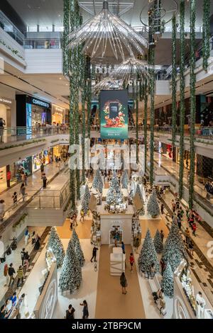 KL, Malaysia-Dec 2,2023 : People can seen queuing up to buy the ...