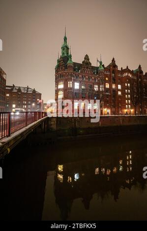 Hamburg, Germany. 07th Dec, 2023. The logo of HHLA (Hamburger Hafen und ...