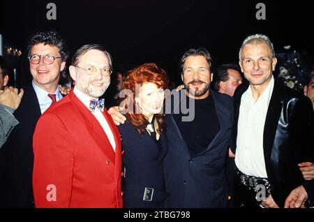 Gastronom Hans-Peter Wodarz (rotes Jackett) feiert 50. Geburtstag am 28 ...