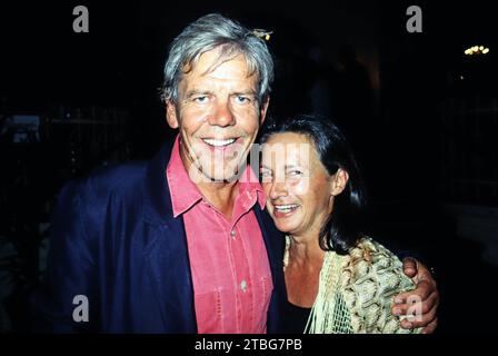 Peter Striebeck, deutscher Schauspieler, mit Sängerin Angelika Milster ...
