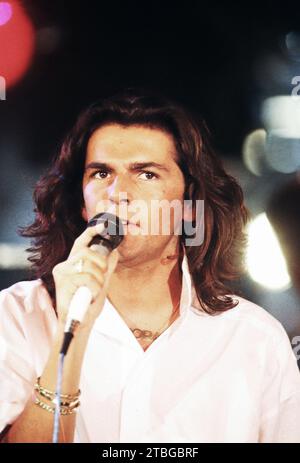 Pop-Sänger Thomas Anders, Portrait circa 1994 Stock Photo - Alamy