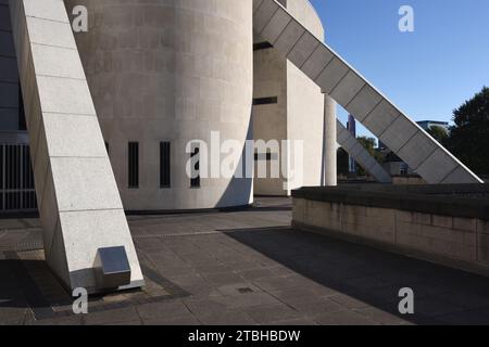 Concrete Flying Buttresses Clad in Portland Stone of Liverpool ...