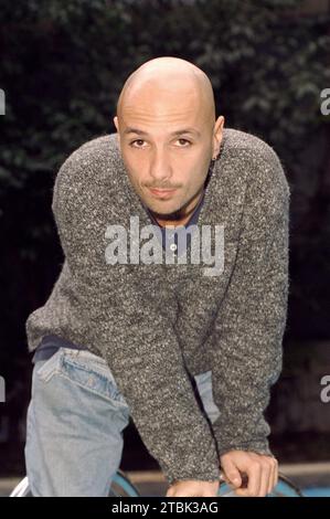 Sanremo Italy 1997-02-18 : Alex Baroni, Italian singer, during a photo ...