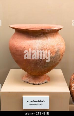 Ban Chiang Pottery, National Museum of Thailand, Bangkok Stock Photo ...