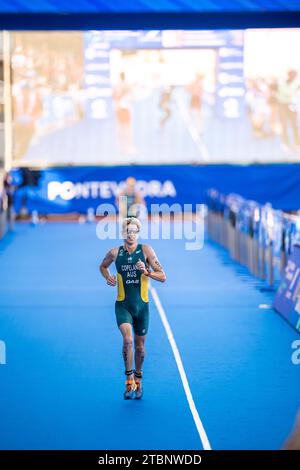 Luke Willian participating in Pontevedra in the 2023 World Triathlon ...