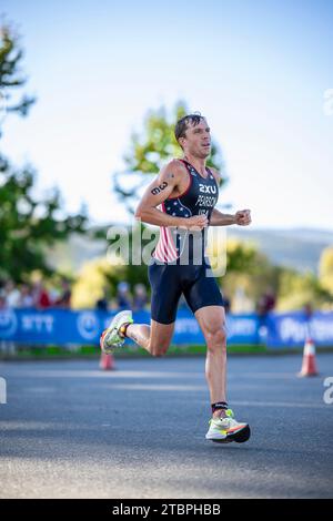 Morgan Pearson participating in Pontevedra in the 2023 World Triathlon ...