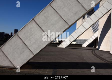 Concrete Flying Buttresses Clad in Portland Stone of Liverpool ...