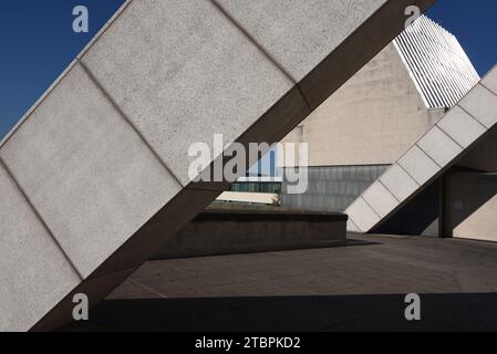 Concrete Flying Buttresses Clad in Portland Stone of Liverpool ...