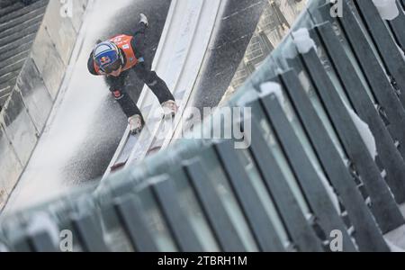 Klingenthal, Germany. 08th Dec, 2023. Nordic Skiing/Ski Jumping World ...