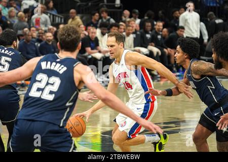 Detroit Pistons forward Kevin Knox II takes his jersey off as the ...