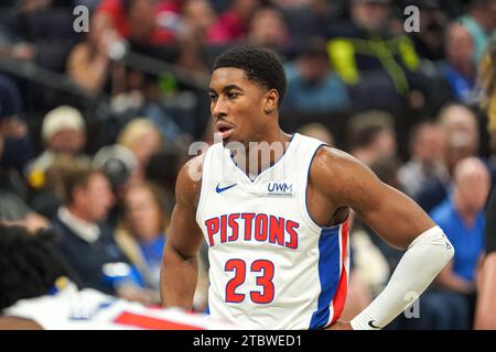 Detroit Pistons guard Jaden Ivey (23) passes the ball as Boston Celtics ...