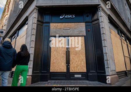 Dublin, Ireland. 26th Nov, 2023. The Foot Locker store seen closed ...