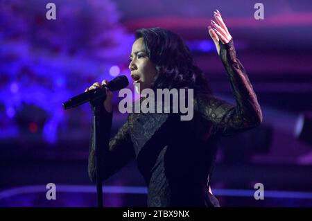 Joy Esquivias im Finale der 13. Staffel der Castingshow 'The Voice of ...