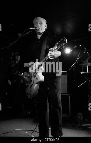 Glasgow, UK. 08th Dec, 2023. Photographs of Kirk Brandon of Spear of Destiny performing at KIng ...