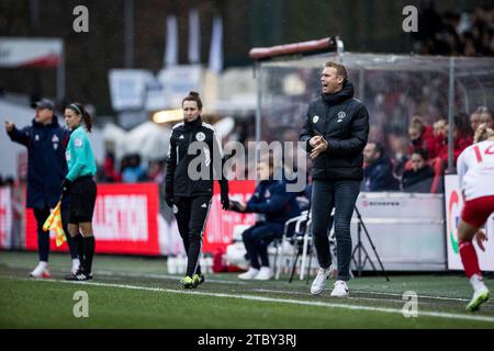 Tommy Stroot (Trainer VfL Wolfsburg) Google Pixel Frauen-Bundesliga, 1 ...