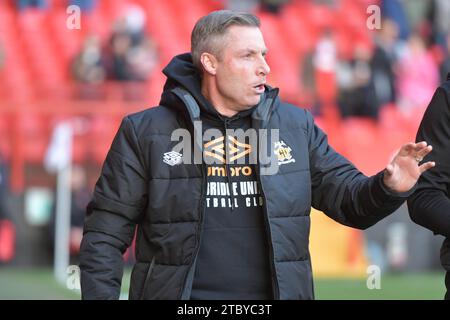 Manager Neil Harris (Manager Cambridge United) looks on during the Sky ...