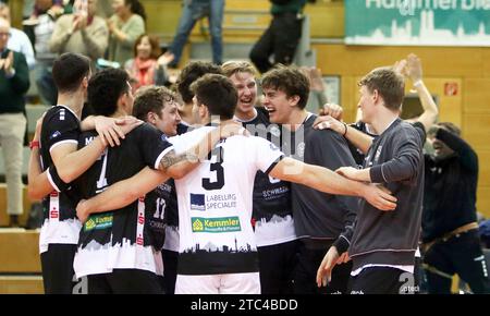 Hachinger Freude nach dem Sieg, He Bundesliga 23/24, TSV Haching ...