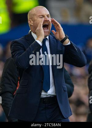 Everton's head coach Sean Dyche gestures during the English Premier ...