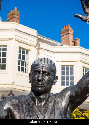 Sir Steve Redgrave Statue, Gold Medal Winner, Marlow, Buckinghamshire ...