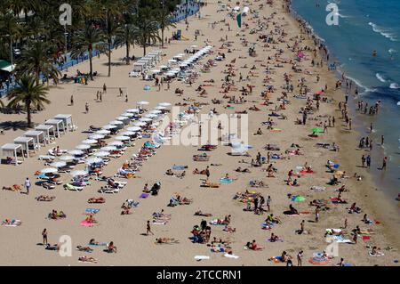 04/13/2014 Postiguet Beach Photo Juan Carlos Soler archdc. Credit ...