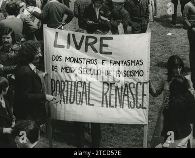 Lisbon (Portugal), 04/26/1974. Carnation Revolution. Credit: Album ...