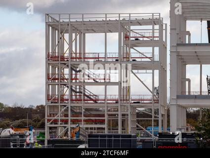 Slough, Berkshire, UK. 20th November, 2023. Construction work is ...