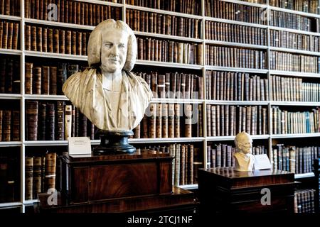 Interior of the Armagh Robinson Library, with books, bookshelves and a ...