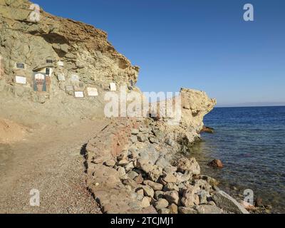 Memorial stones for diving accidents, gravestones at the Blue Hole dive ...