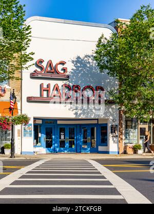 Front exterior of the sag harbor cinema on a summer day Stock Photo - Alamy