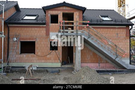 Neubau, Haus, aufgenommen in Eichenau, Bayern, am 10. November 2023 ...