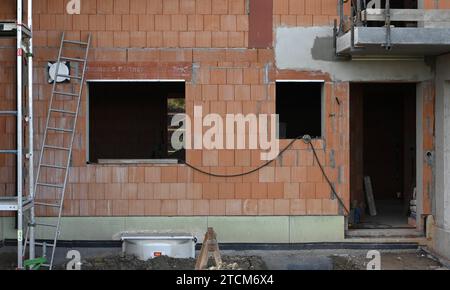 Neubau, Haus, aufgenommen in Eichenau, Bayern, am 10. November 2023 ...