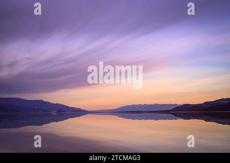 Lake Manly reappears in Badwater Basin after the August 2022 floods in ...