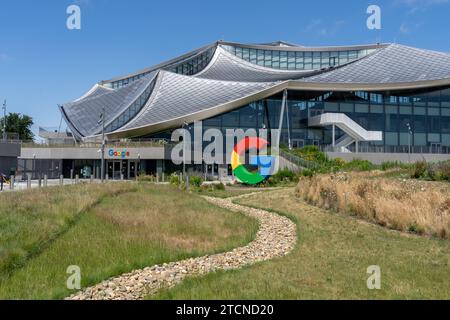 Exterior view of Google Bay View corporate campus in Mountain View ...