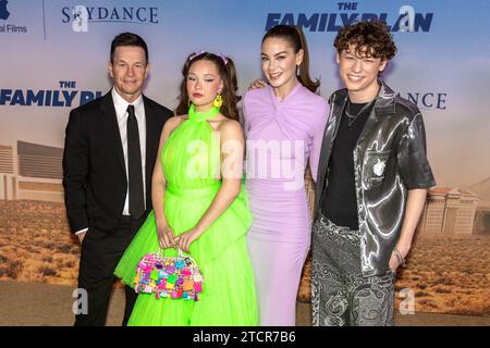 ZOE MARGARET COLLETTI and VAN CROSBY in THE FAMILY PLAN (2023 ...