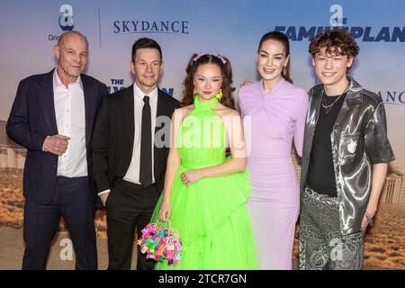 ZOE MARGARET COLLETTI and VAN CROSBY in THE FAMILY PLAN (2023 ...