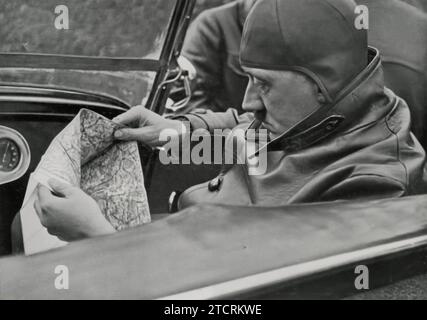 Adolf Hitler Nazi Fuhrer making a speech at The Lustgarten Berlin Nazi ...