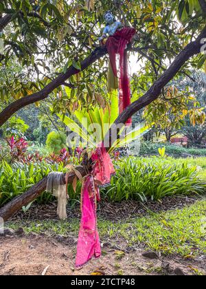 Murthi (statue) in Govardhan Ecovillage, Maharashtra, India. Krishna ...