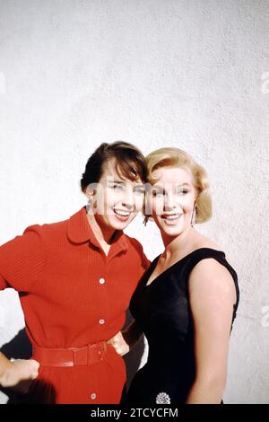 NOVEMBER 7: Miss Universe Carol Morris and Miss Sweden Ingrid Goude ...