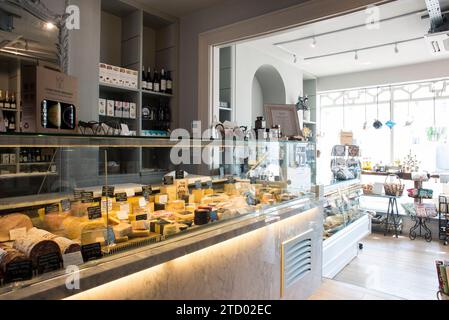 Fresh food and and fine wine shop window display, York, North Yorkshire ...