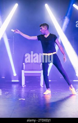 Illusionist is showing magic trick Stock Photo - Alamy