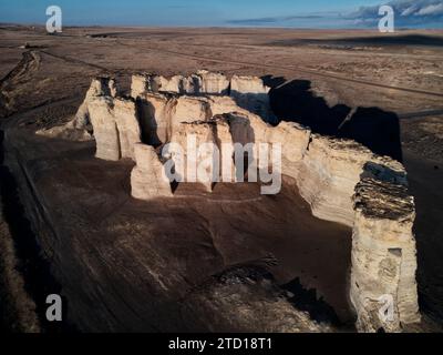 USA, Kansas, Gove County, Monument Rocks, Chalk Pyramids, Sedimentary ...