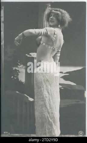 Germany, 1908. Poses from the Dance of "Salomé", by the dancer Ruth ...