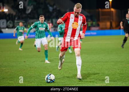 Ron Berlinski (RWE) im Laufduell mit Florian Egerer (Lübeck) Fußball ...