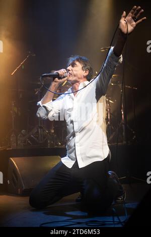 London, UK. 16 Dec 2023. Guitarist Richard Oakes of English rock band ...
