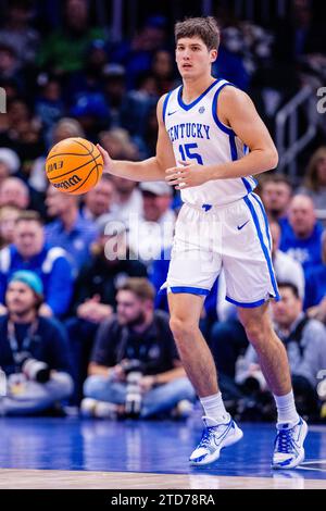 Kentucky guard Reed Sheppard (15) looks to pass the ball as he is ...