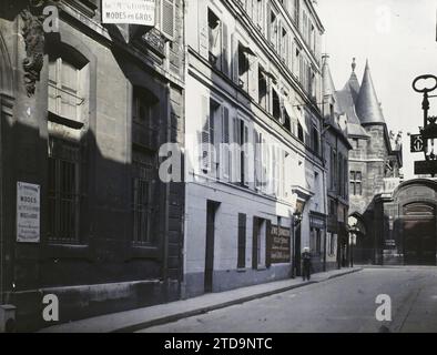 Paris (III arr.), France rue du Forez, at the angle of rue Charlot ...