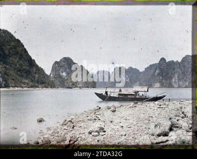 Bay of Pha-si-long (Fai-tsi-long), Tonkin, Indochina Landscape near the ...