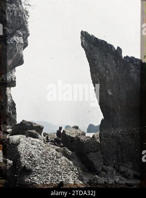 Bay of Pha-si-long (Fai-tsi-long), Tonkin, Indochina Landscape near the ...