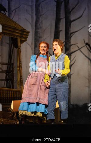 l-r: Anna Stephany (Hansel), Anna Devin (Gretel) in HANSEL AND GRETEL ...