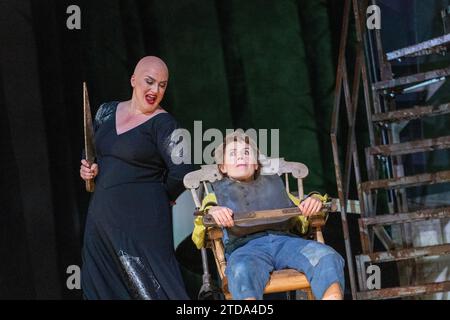 l-r: Anna Stephany (Hansel), Rosie Aldridge (Witch), Anna Devin (Gretel ...